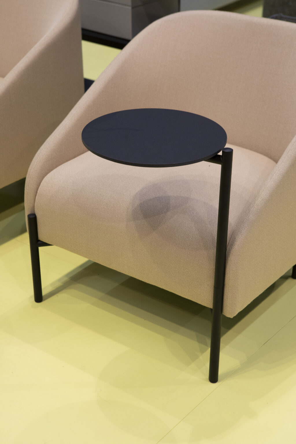 Bond | table - Cascando Products B.V.